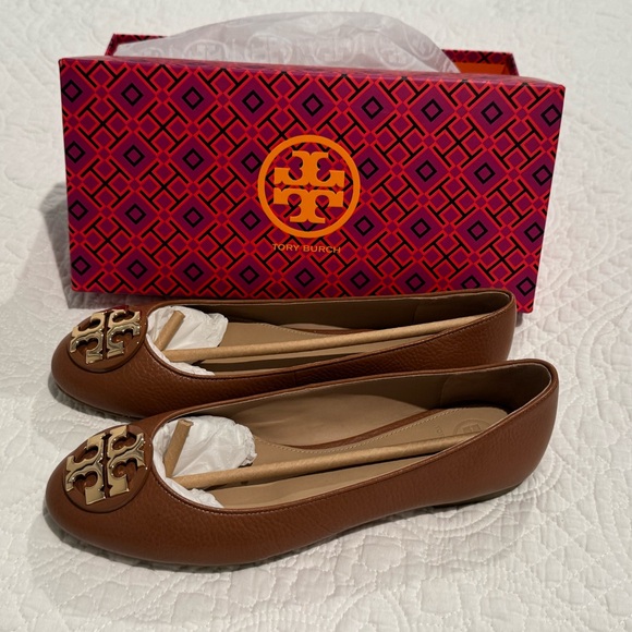 Tory Burch | Shoes | New Tory Burch Tan Leather Flats With Gold Logo ...